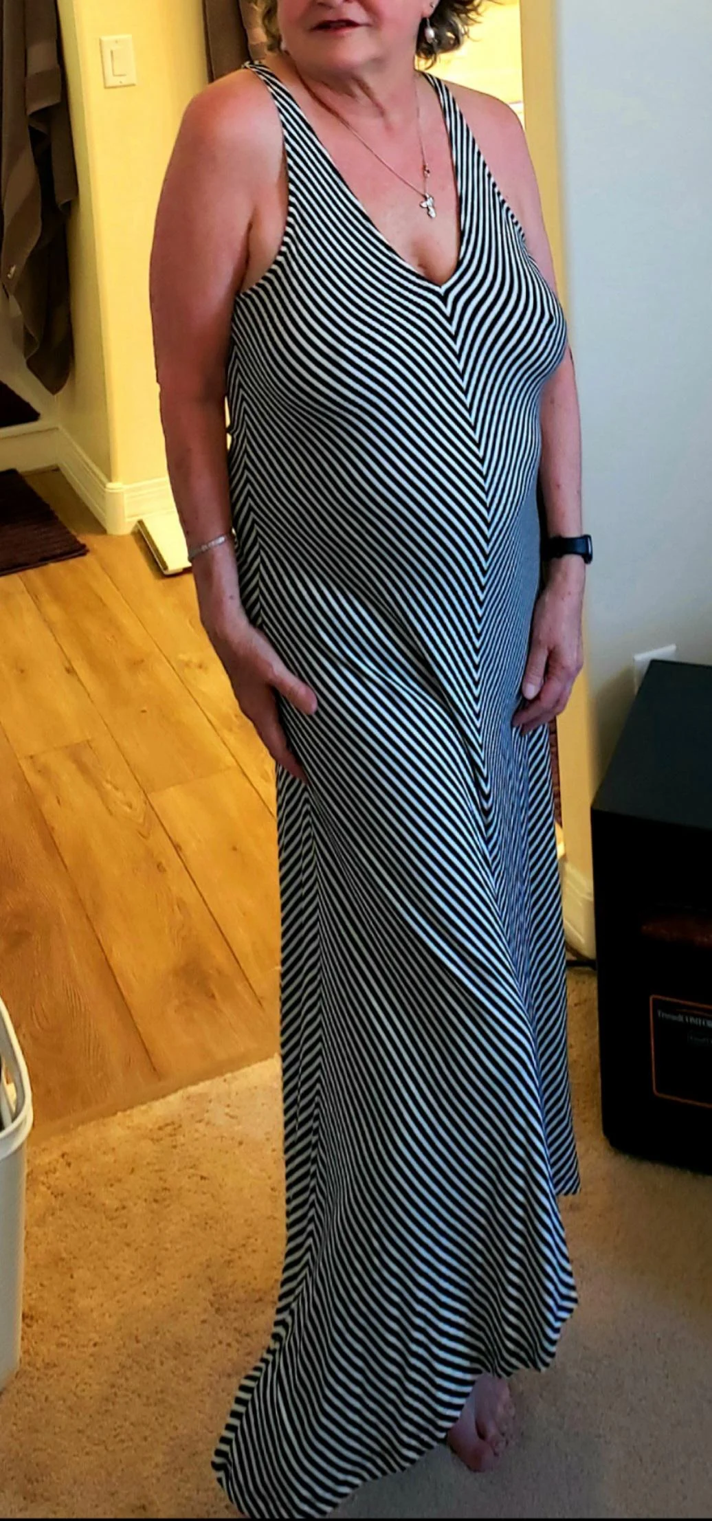 Braless and Flawless Wine thirty | Scrolller