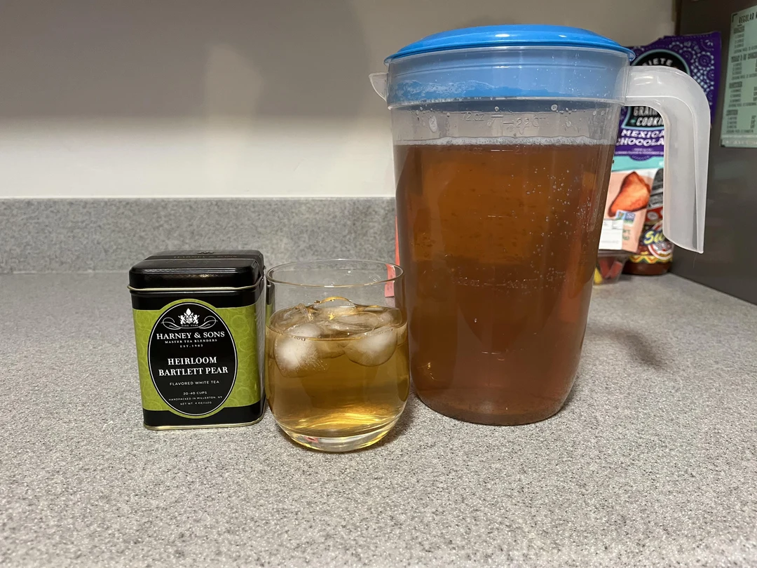 Heirloom Bartlett pear white iced tea | Scrolller