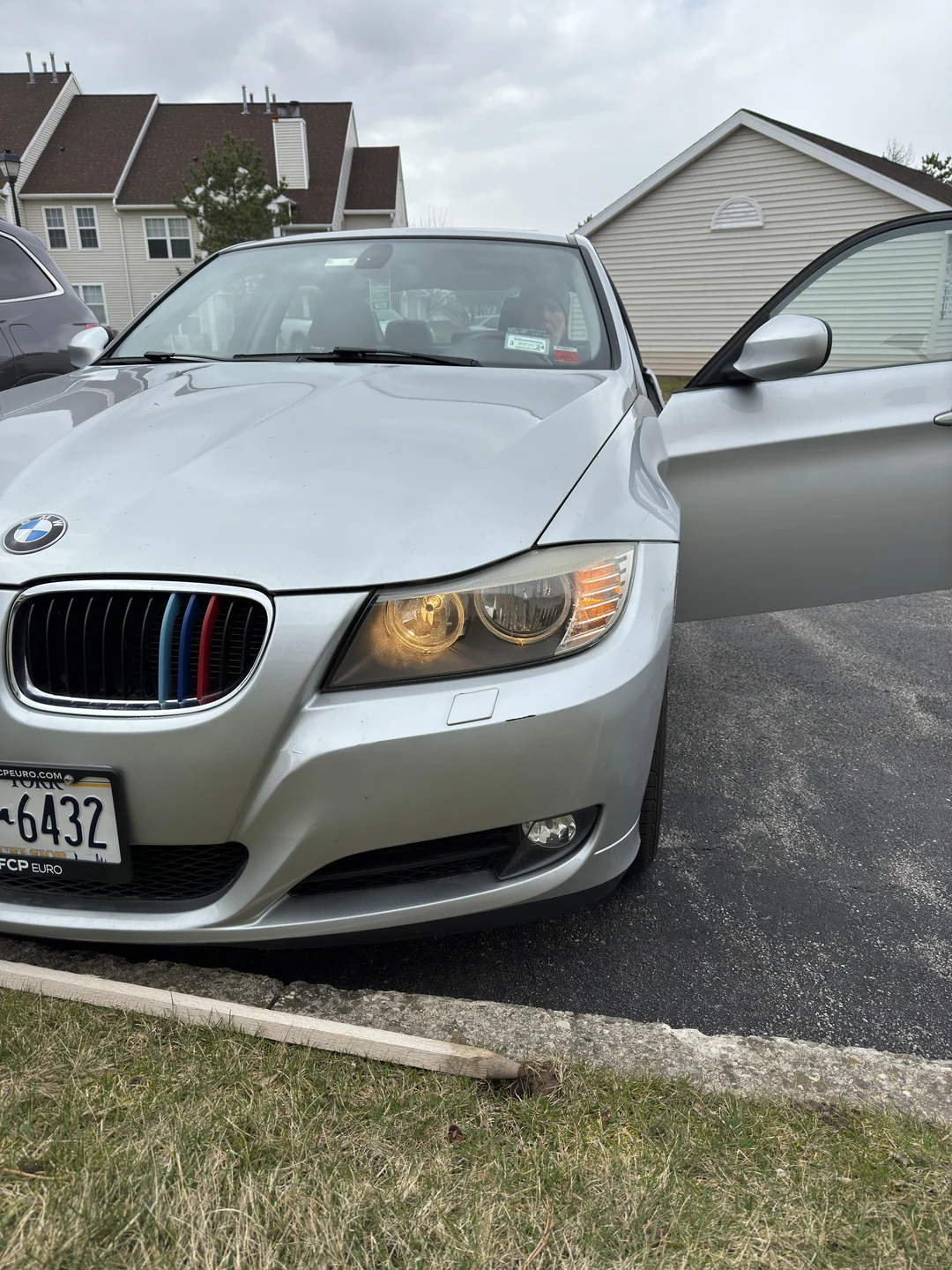 Are my outer headlights supposed to light up? | Scrolller