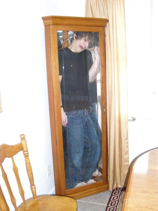 My younger brother got stuck in the display case | Scrolller