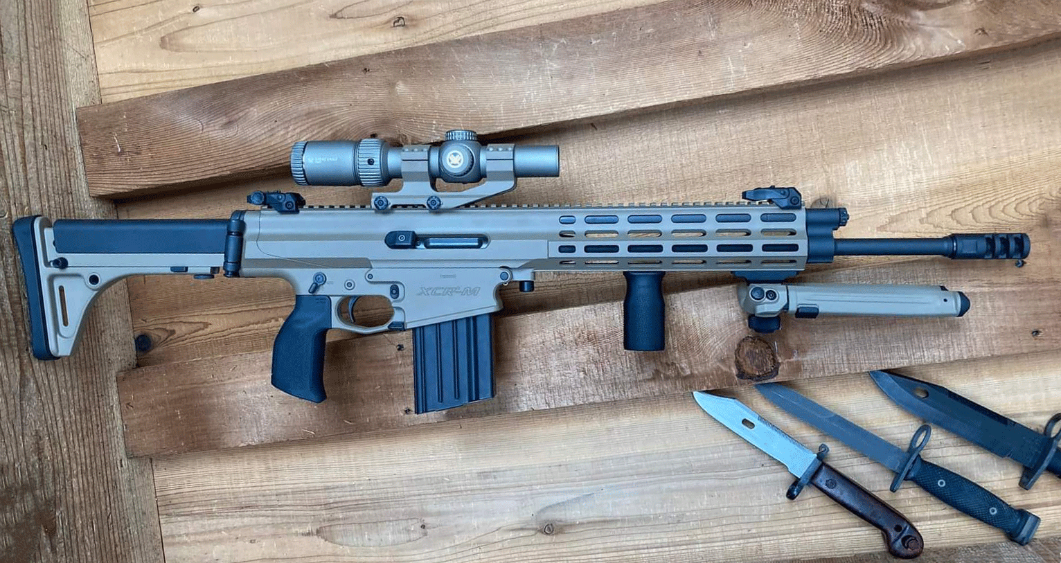 [CO] Robinson XCR-M Standard with LPVO Optic, Forward Grip, Funky Grip ...
