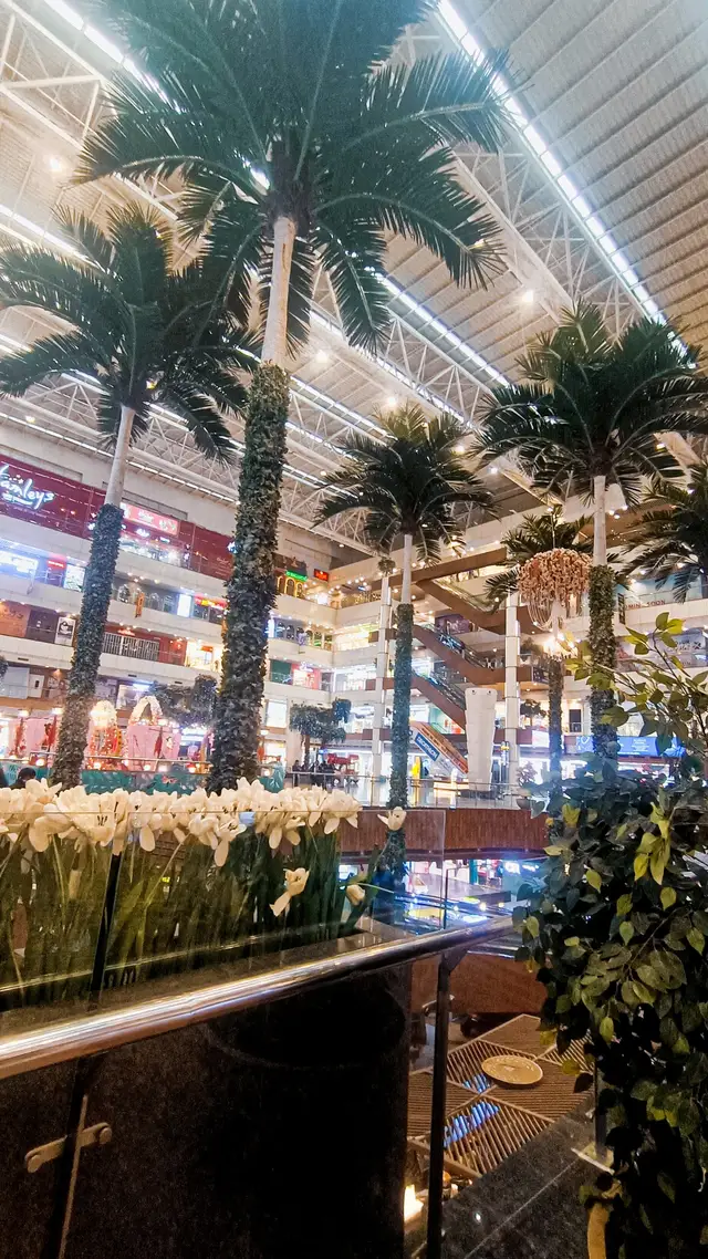 Gaur City Mall. | Scrolller