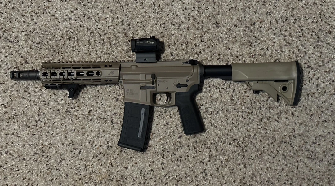 Two tone Twosday | Scrolller