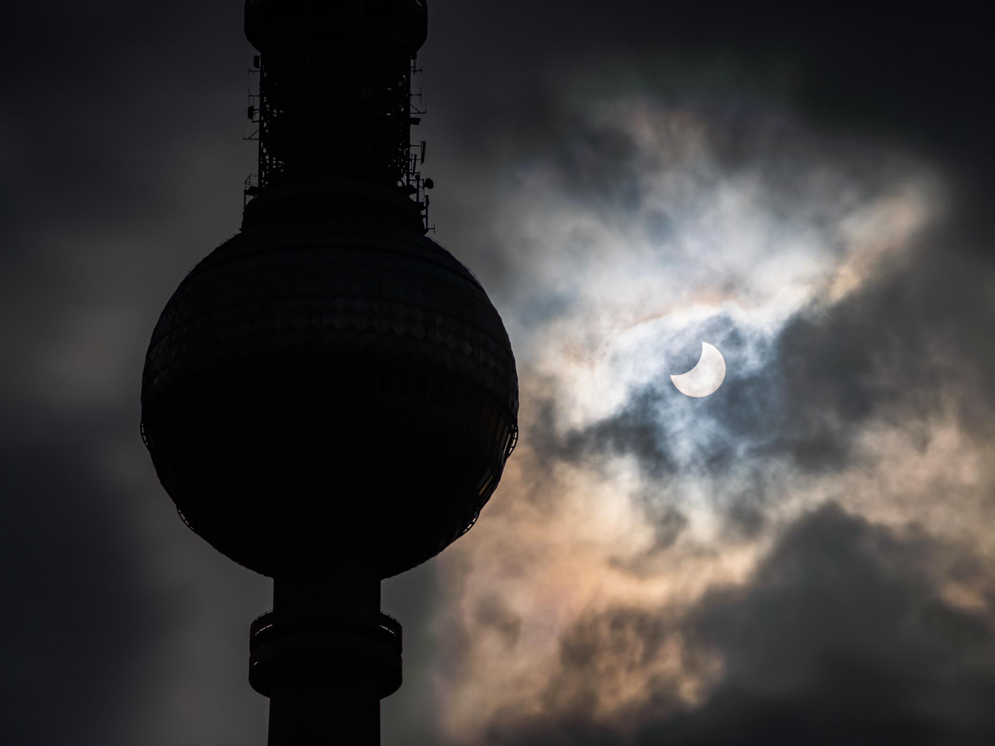 Partial eclipse from Berlin, Germany | Scrolller