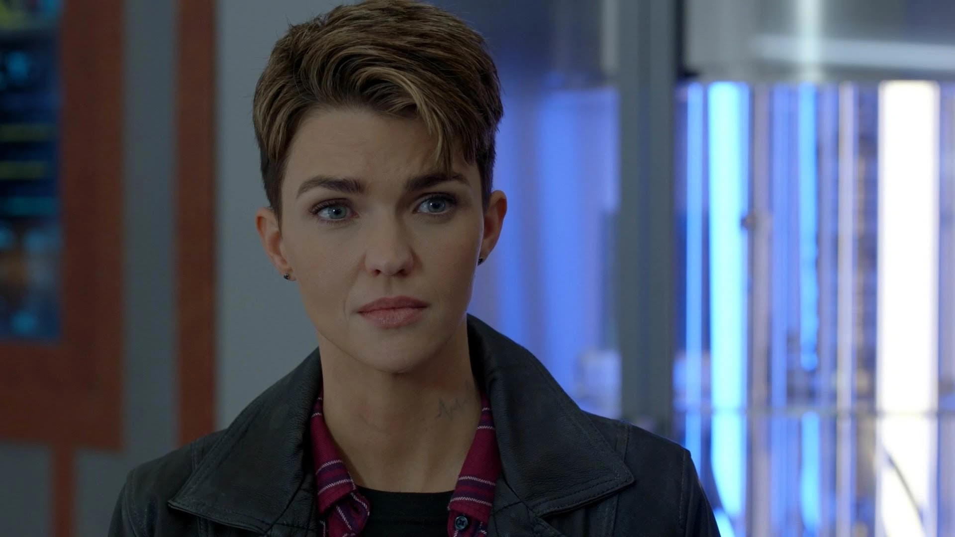 Do you think the CW tried to make Kate Kane a gender swap Bruce Wayne (personality wise ...