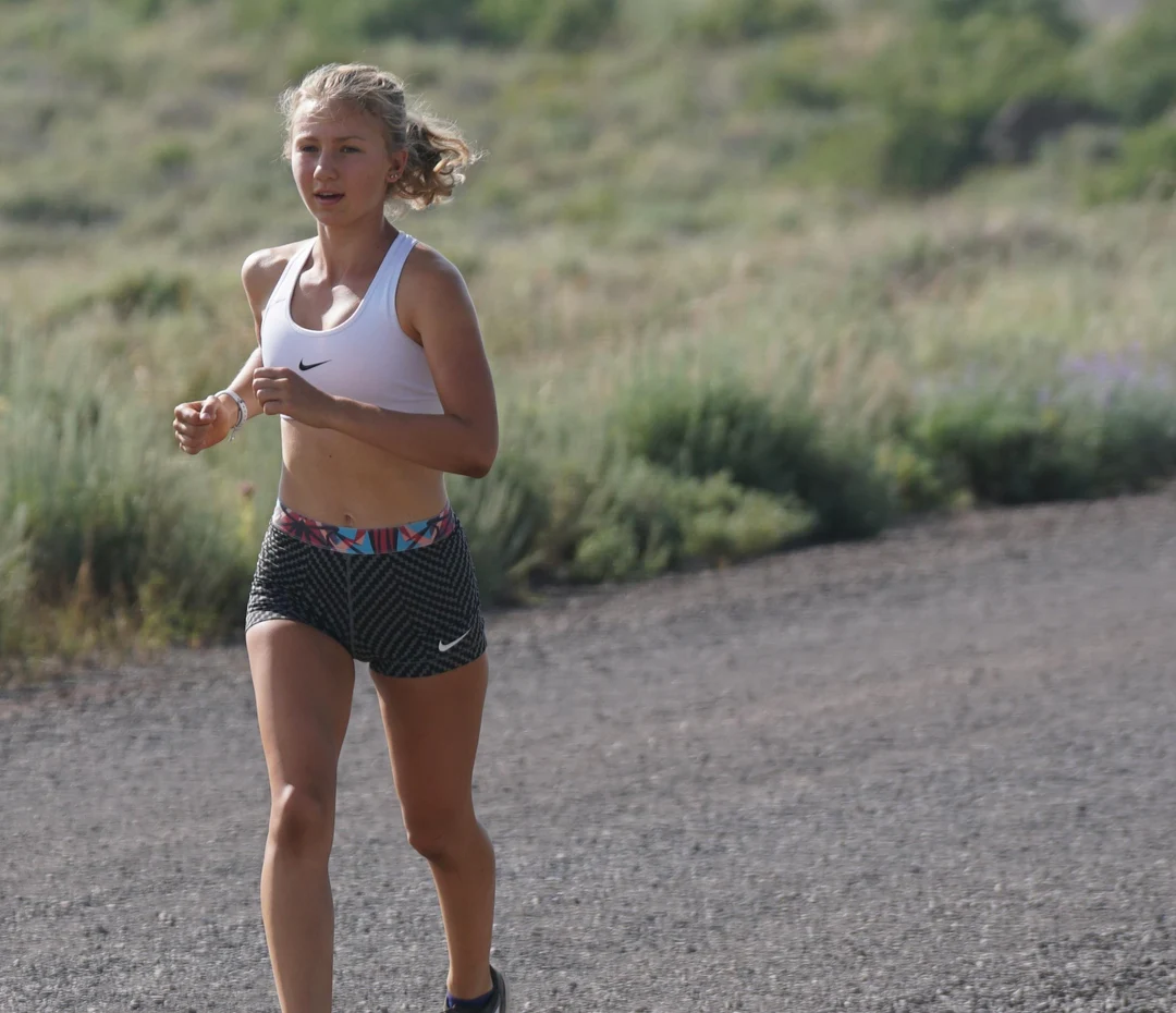 Tight runner body 🥵 | Scrolller