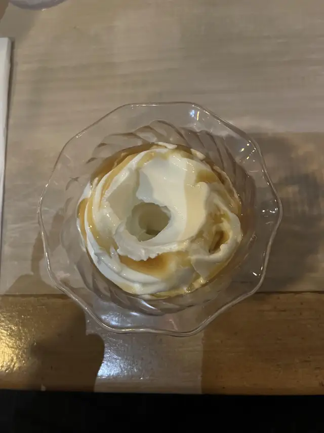 This soft serve had a suspicious hole… | Scrolller