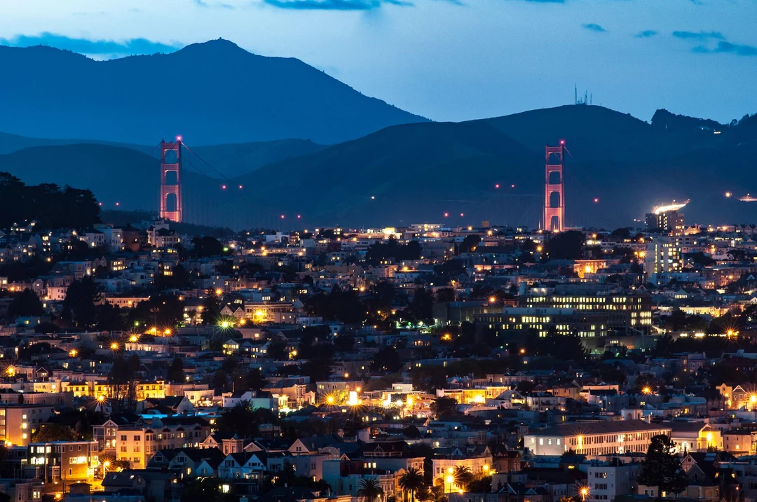 San Francisco, Golden Gate Bridge behind Ashbury Heights [OC] | Scrolller