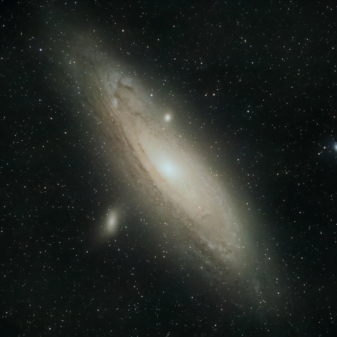 M31 Andromeda ~12 hours exposure | Scrolller