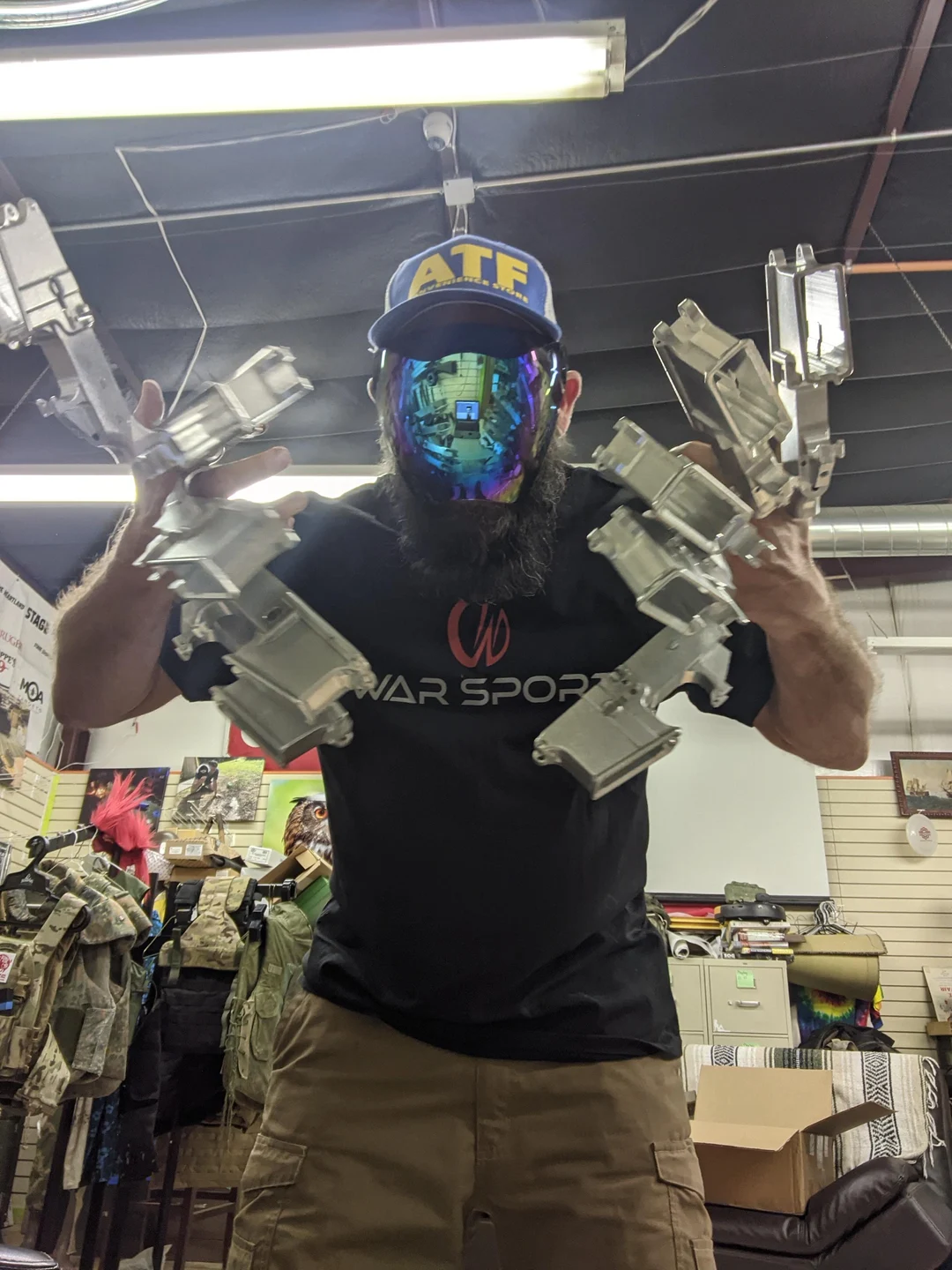 Most of us have heard of Edward 40 hands, but what about 80 hands? | Scrolller