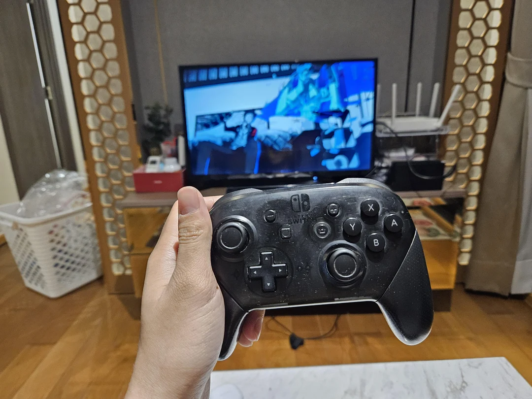 Playing P3R exactly how I played P5R on switch. The controller works perfectly fine with pc ...