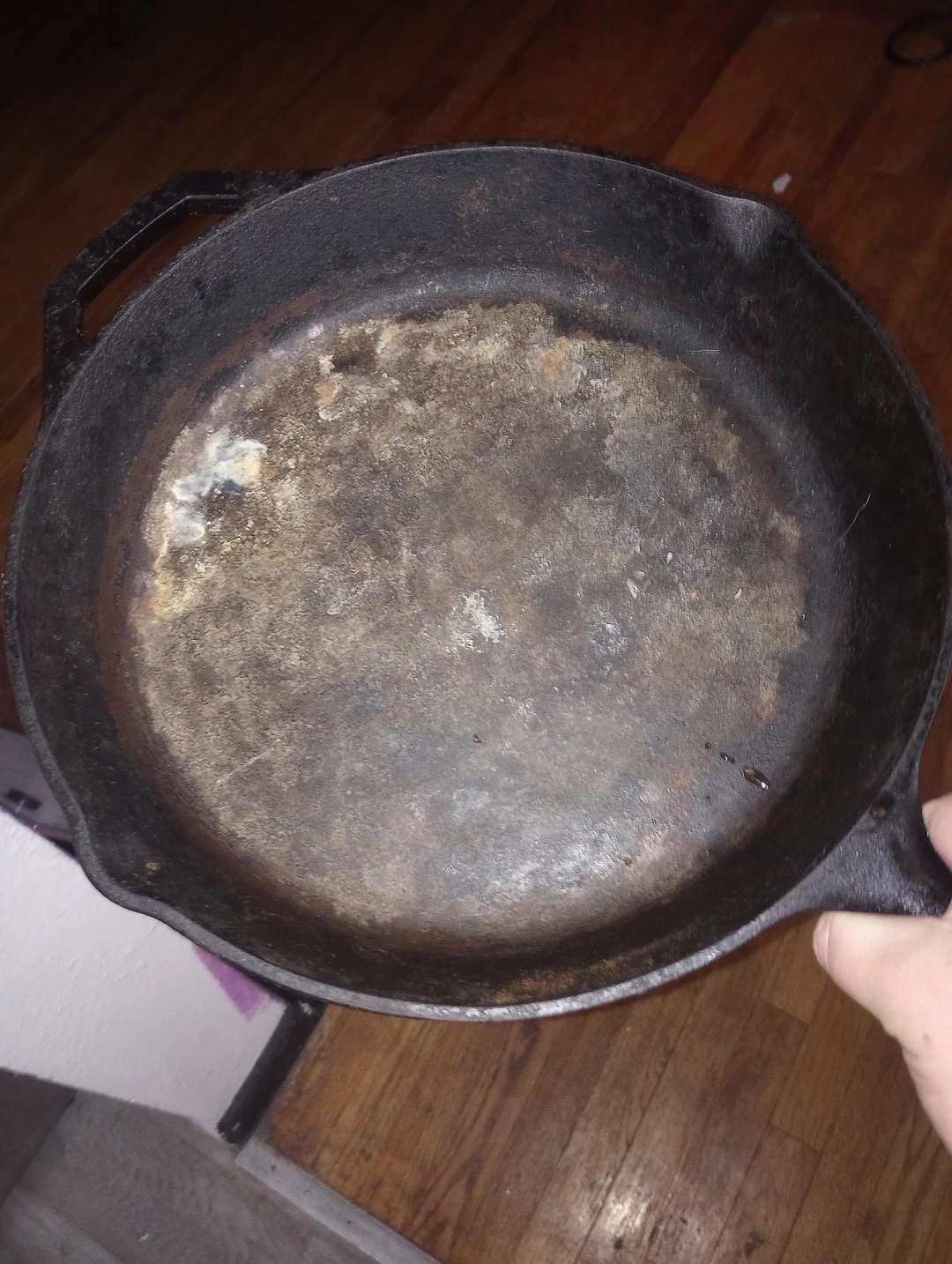 Repost from earlier, with a photo! New-to-me skillet! | Scrolller