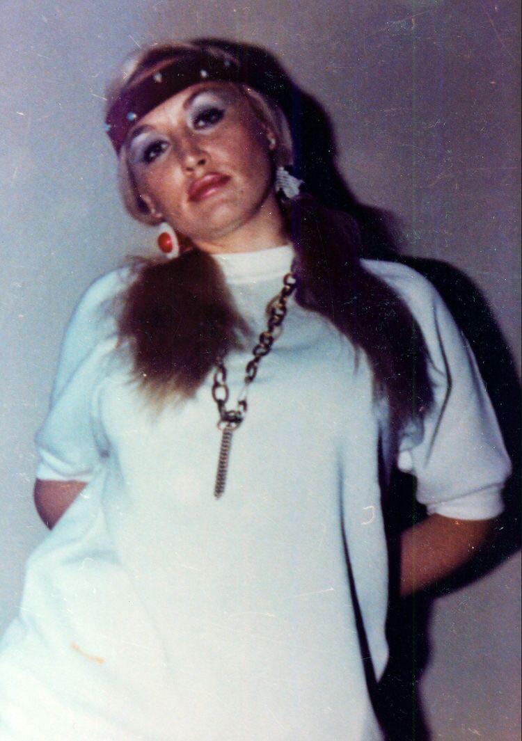 Dolly Parton (late 60s hippie style) | Scrolller