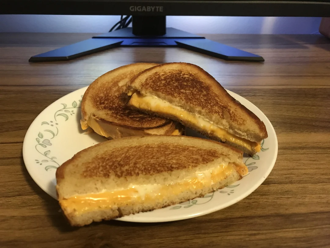 I made another grilled cheese.. | Scrolller