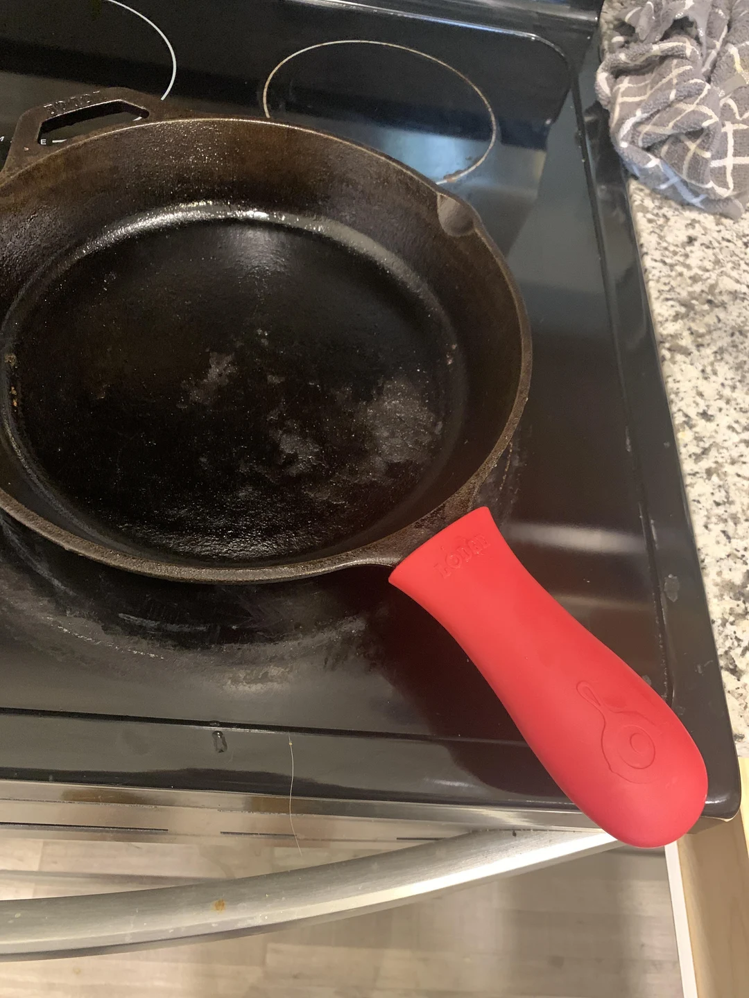 Discover more like Castiron: Are handle covers proper cast iron etiquette? and Related Content ...
