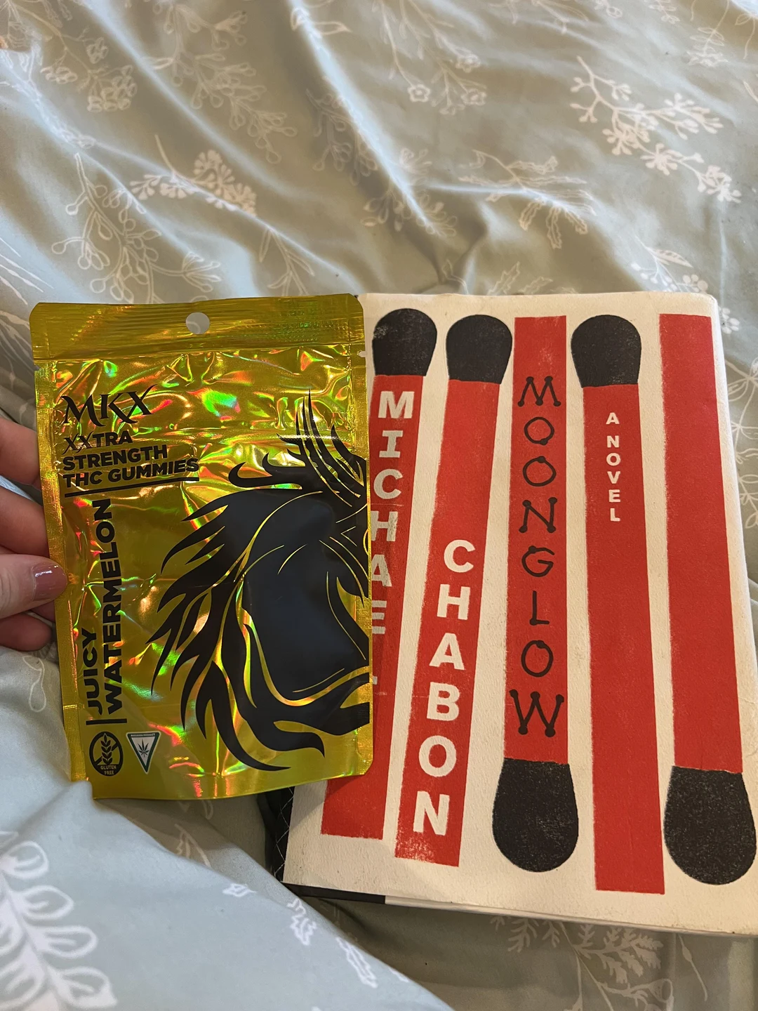 Anybody else love to read while stoned?📖🍃 | Scrolller