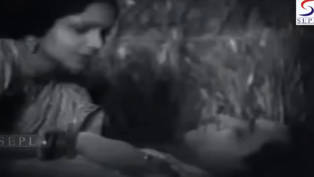 [1933] First Kissing Scene In Indian Cinema | Movie: Karma | Actors: Devika Rani and Himansu Rai ...