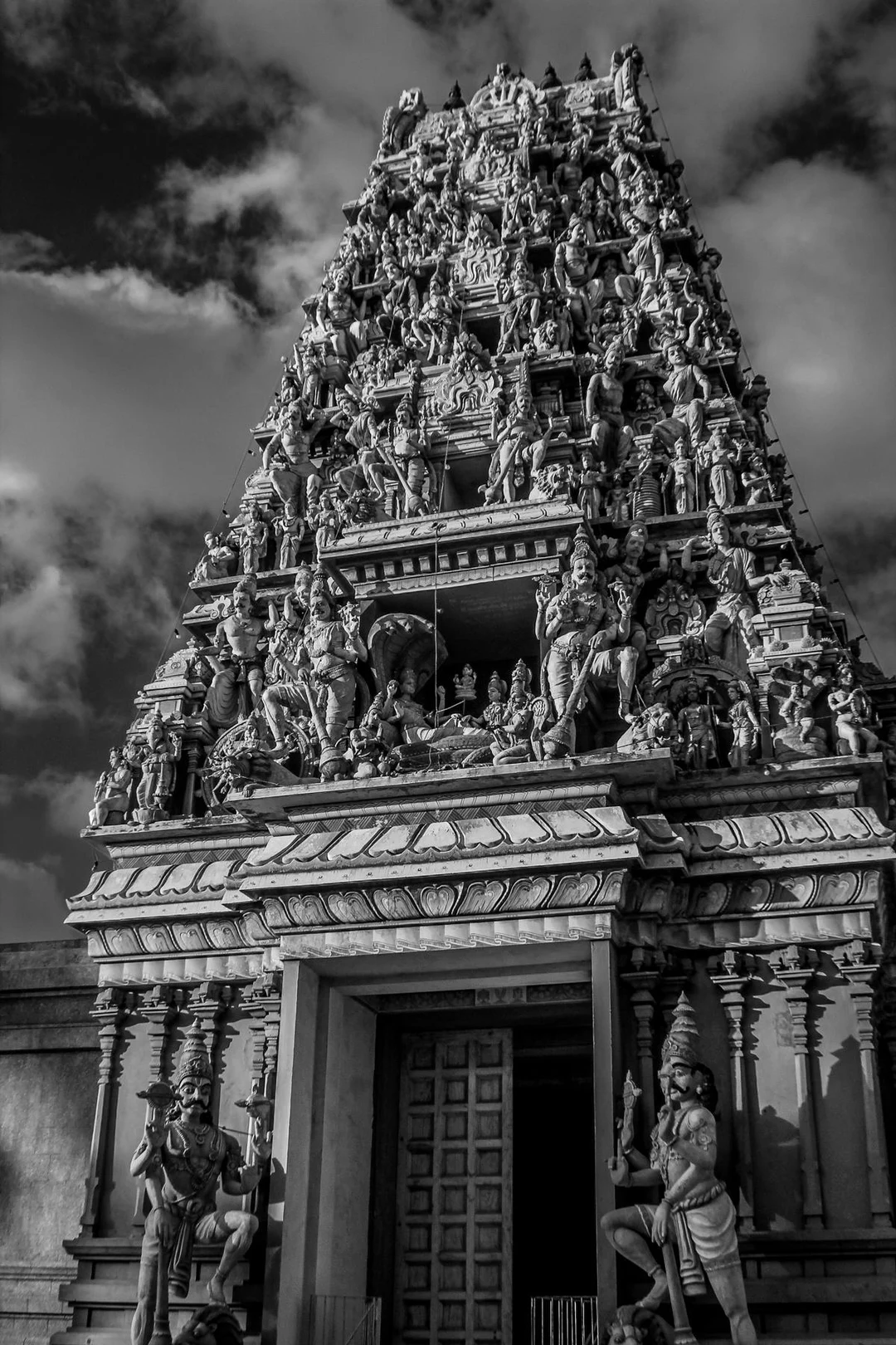 A Sri Lankan temple | Scrolller