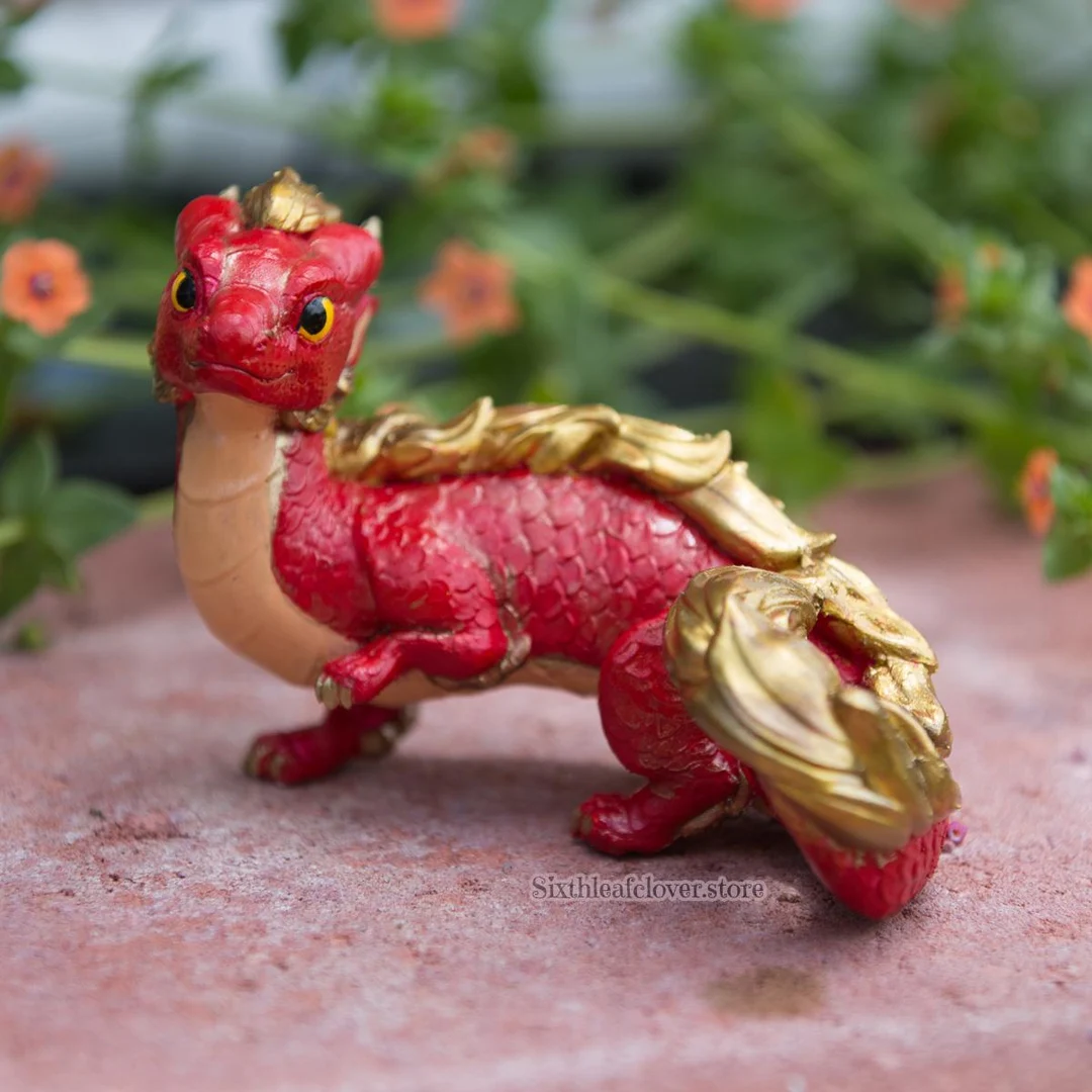 Visit from a little dragon | Scrolller