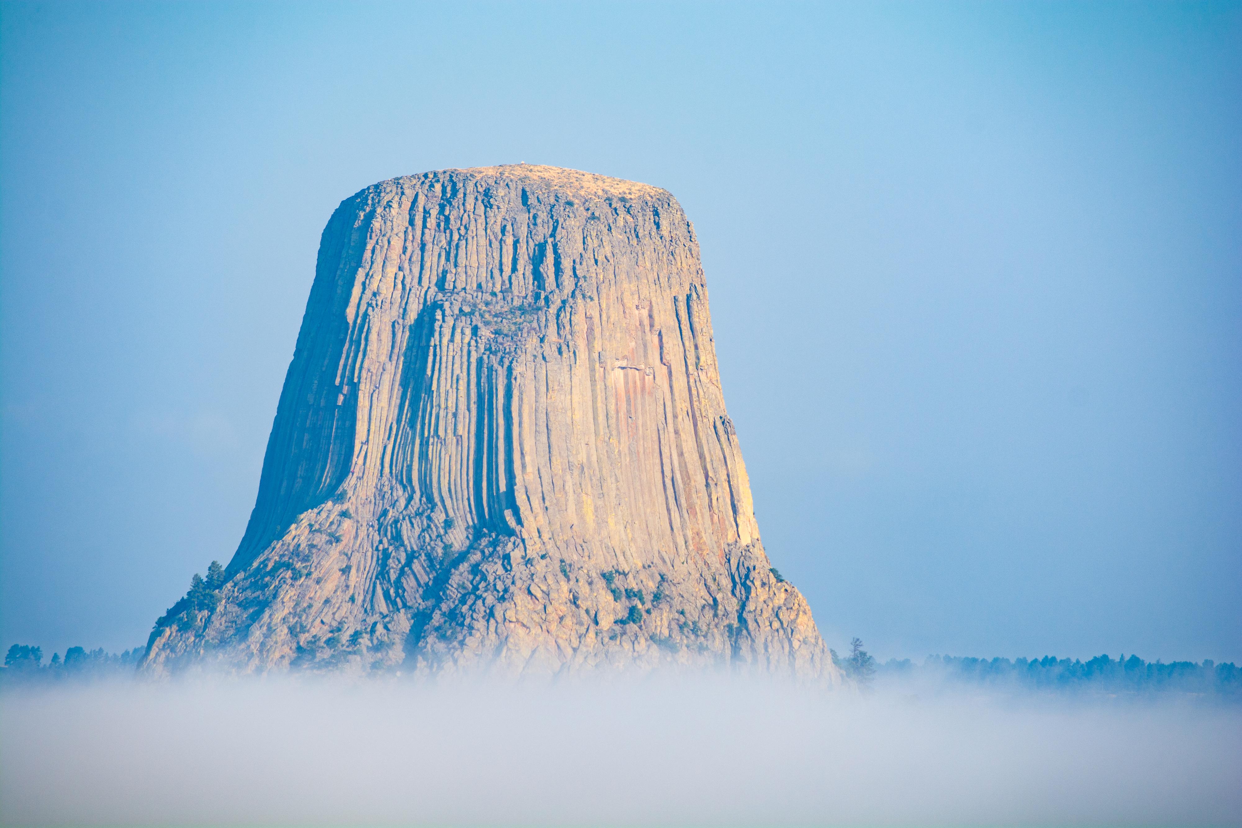Devils Tower National Monument floating above the clouds [OC] [4000x2667] | Scrolller