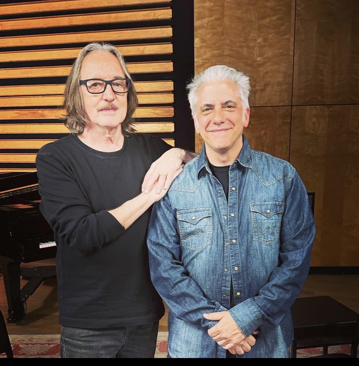 Why do they look like cardboard cut outs | Scrolller