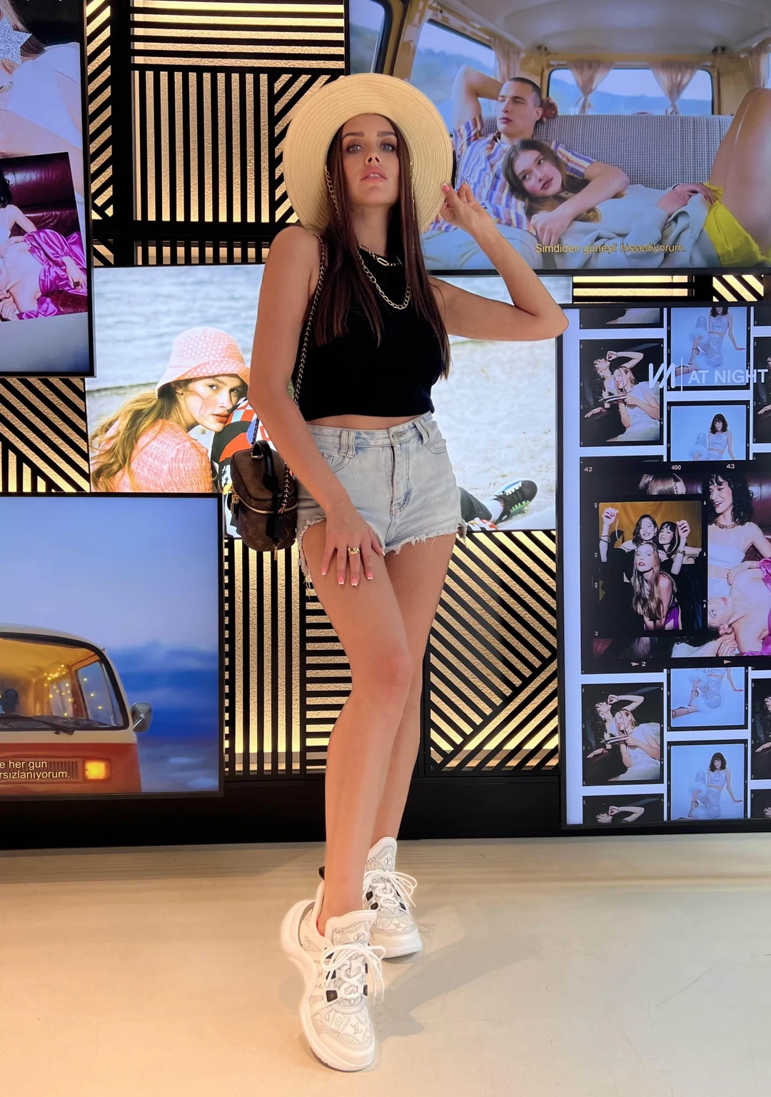 Discover more like Croptopgirls: How's my OOTD on vacay and Related Content | Scrolller