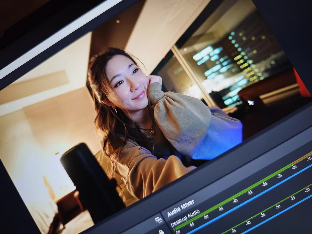 More Leslie | Scrolller