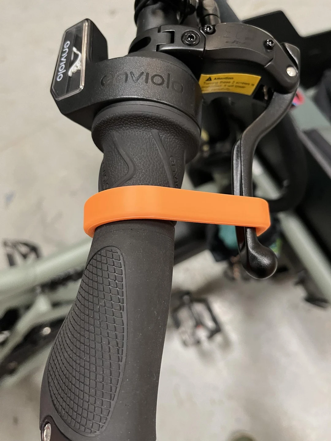Brake Lever Holder | Scrolller