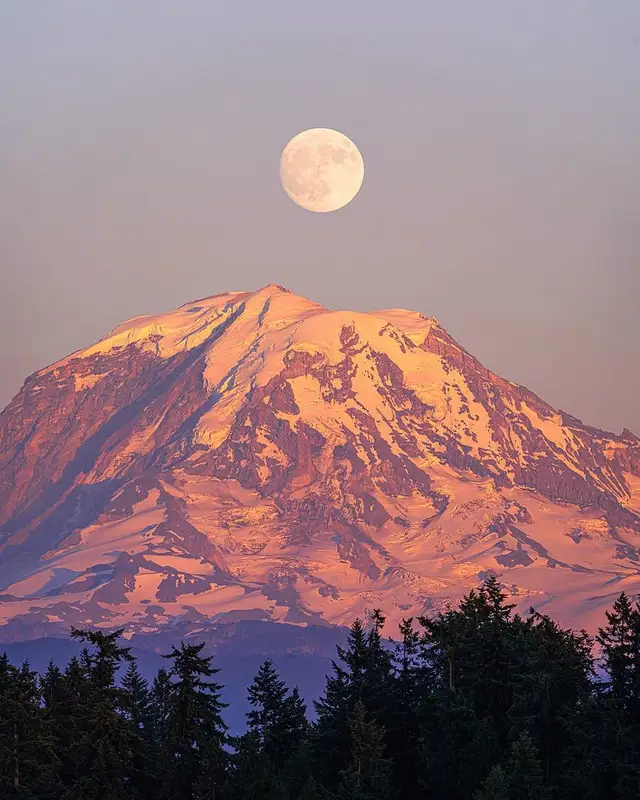 A photo I captured of the full moon rising over Mount Rainier [OC] [900x1125] | Scrolller