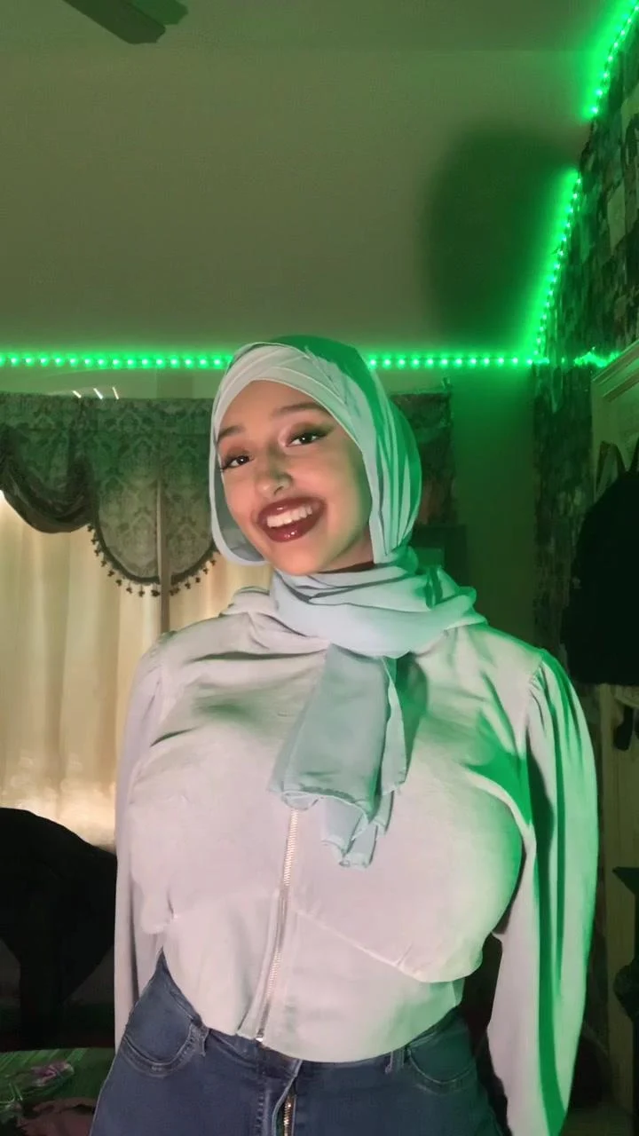 Hijabi Scrolller