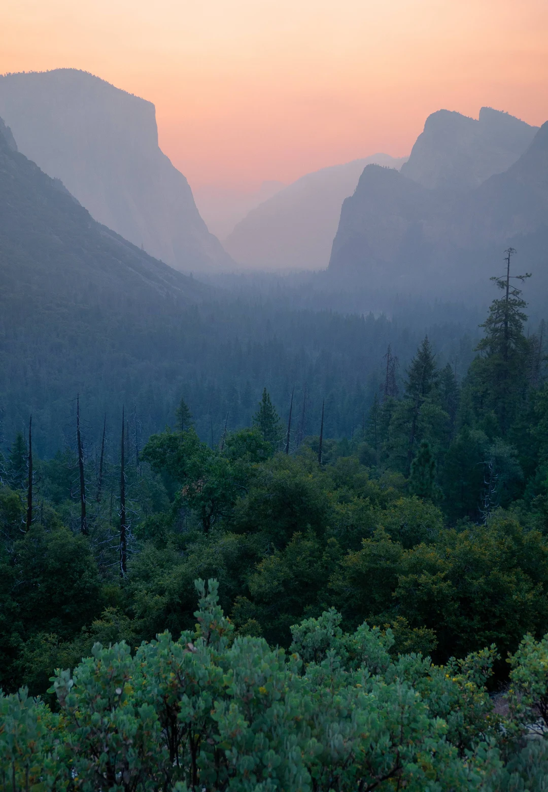 Tunnel View at Sunrise - Yosemite National Park, CA [OC] [3176 × 4592] | Scrolller