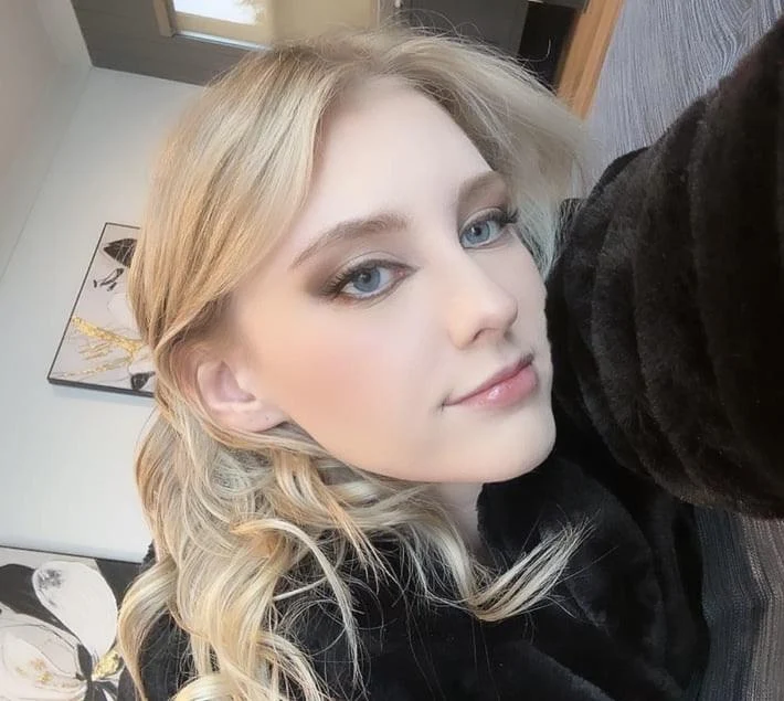 Melody Marks | Scrolller