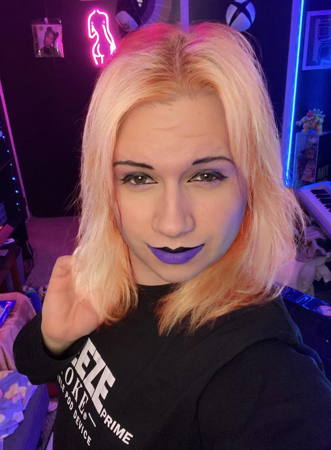 Still can’t think of a title | Scrolller