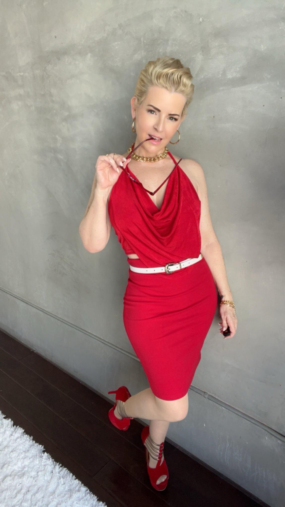 Bobbi Shay | Scrolller