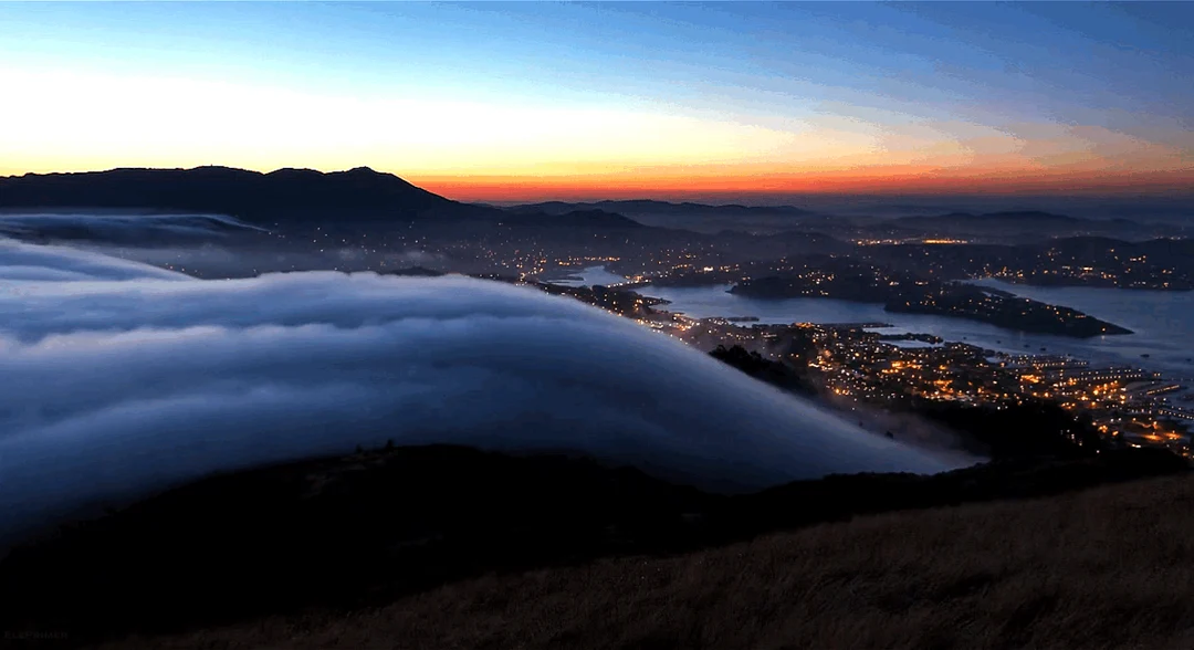 Clouds eruption | Scrolller