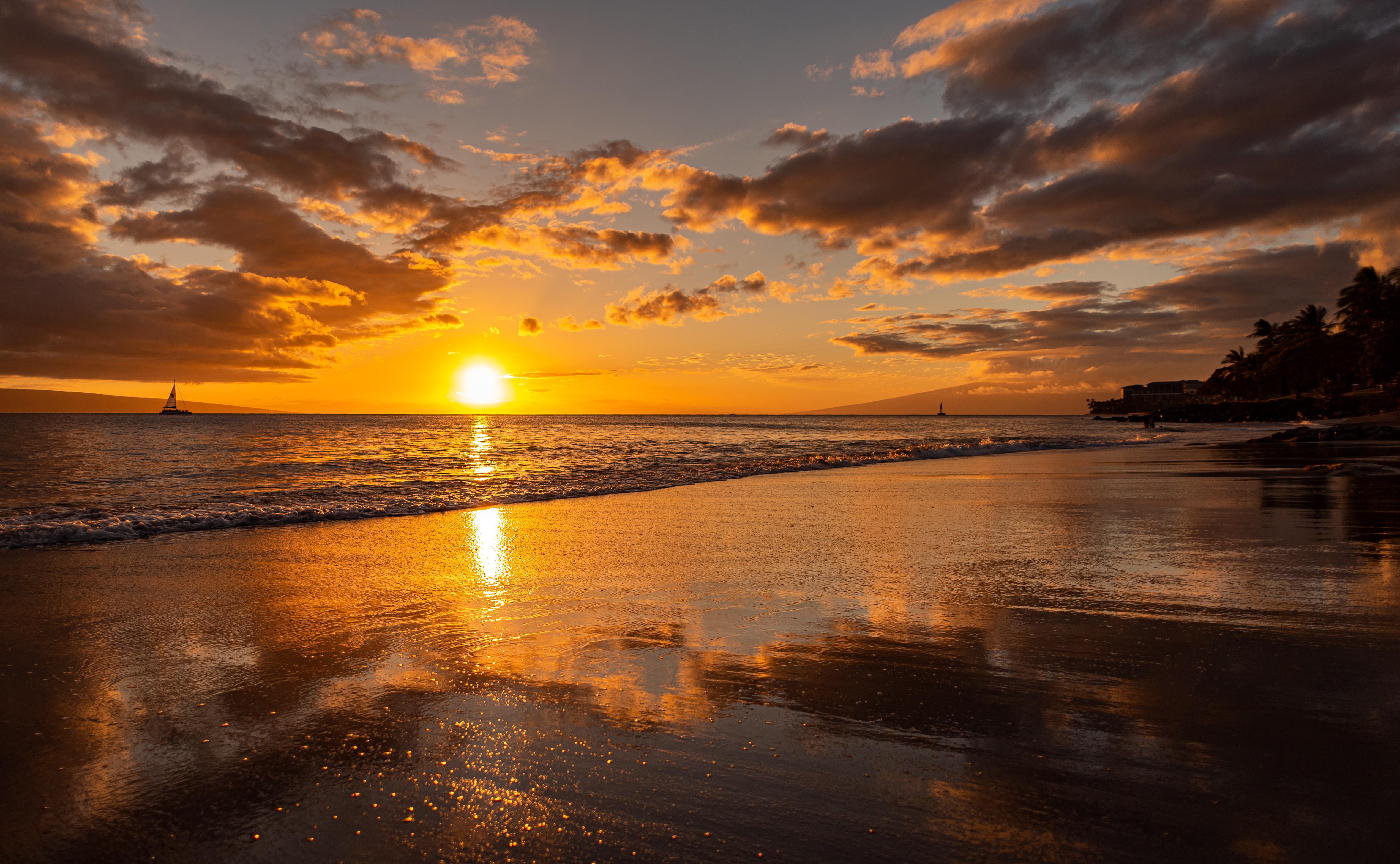 Maui Sunset reflection | Scrolller