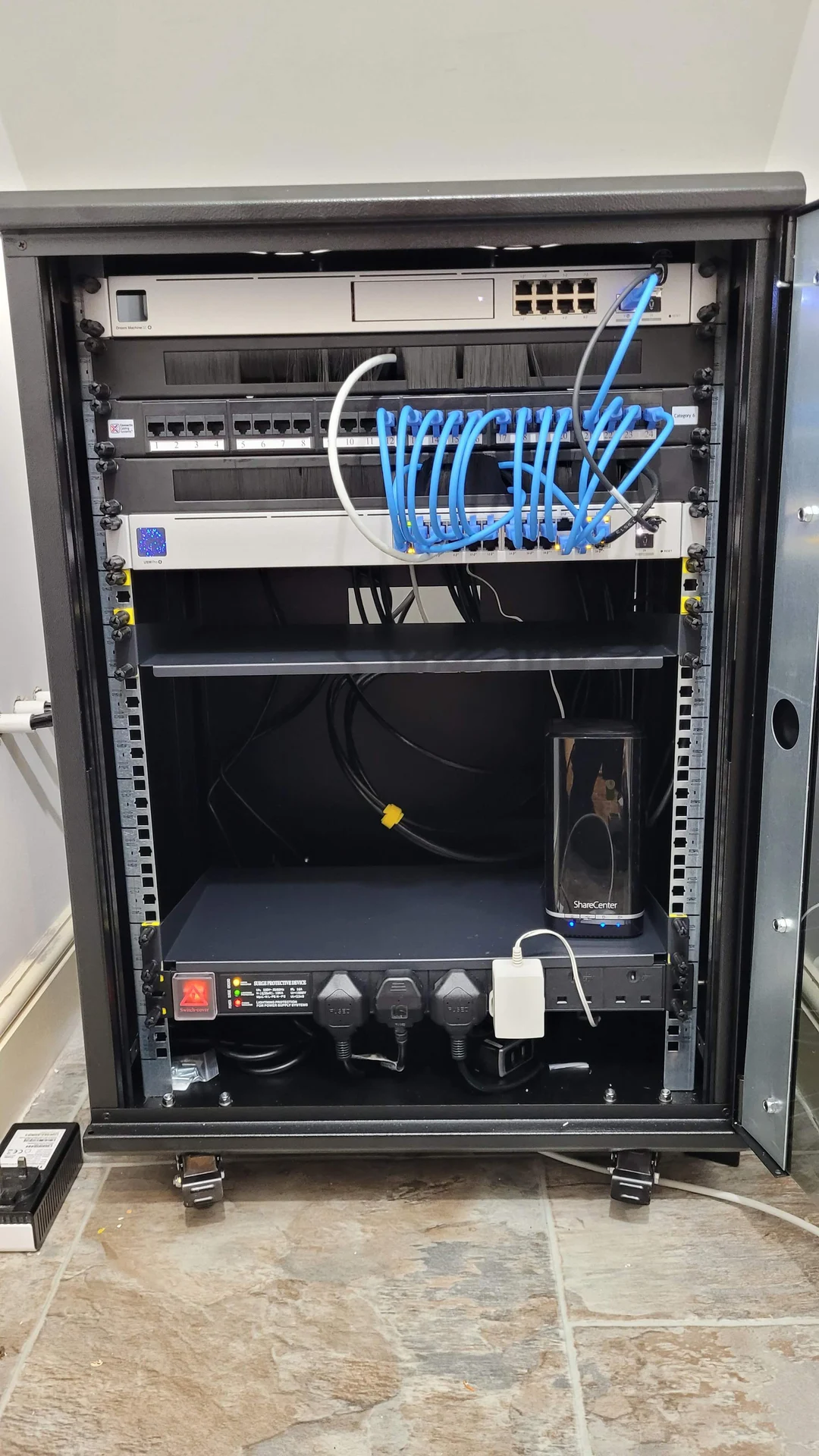 My first rack build - moving from a fritzbox router to this unifi setup ...