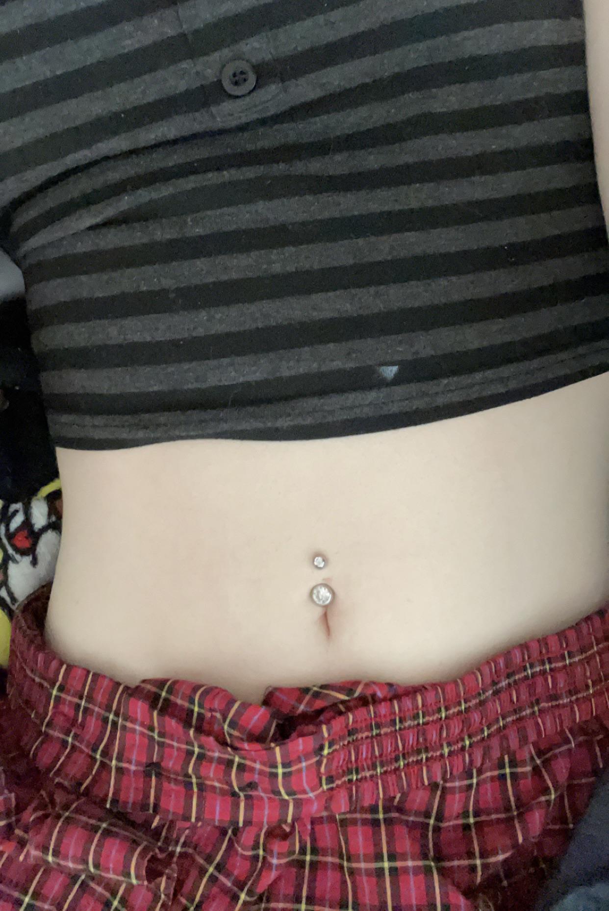 Double navel piercing ? | Scrolller