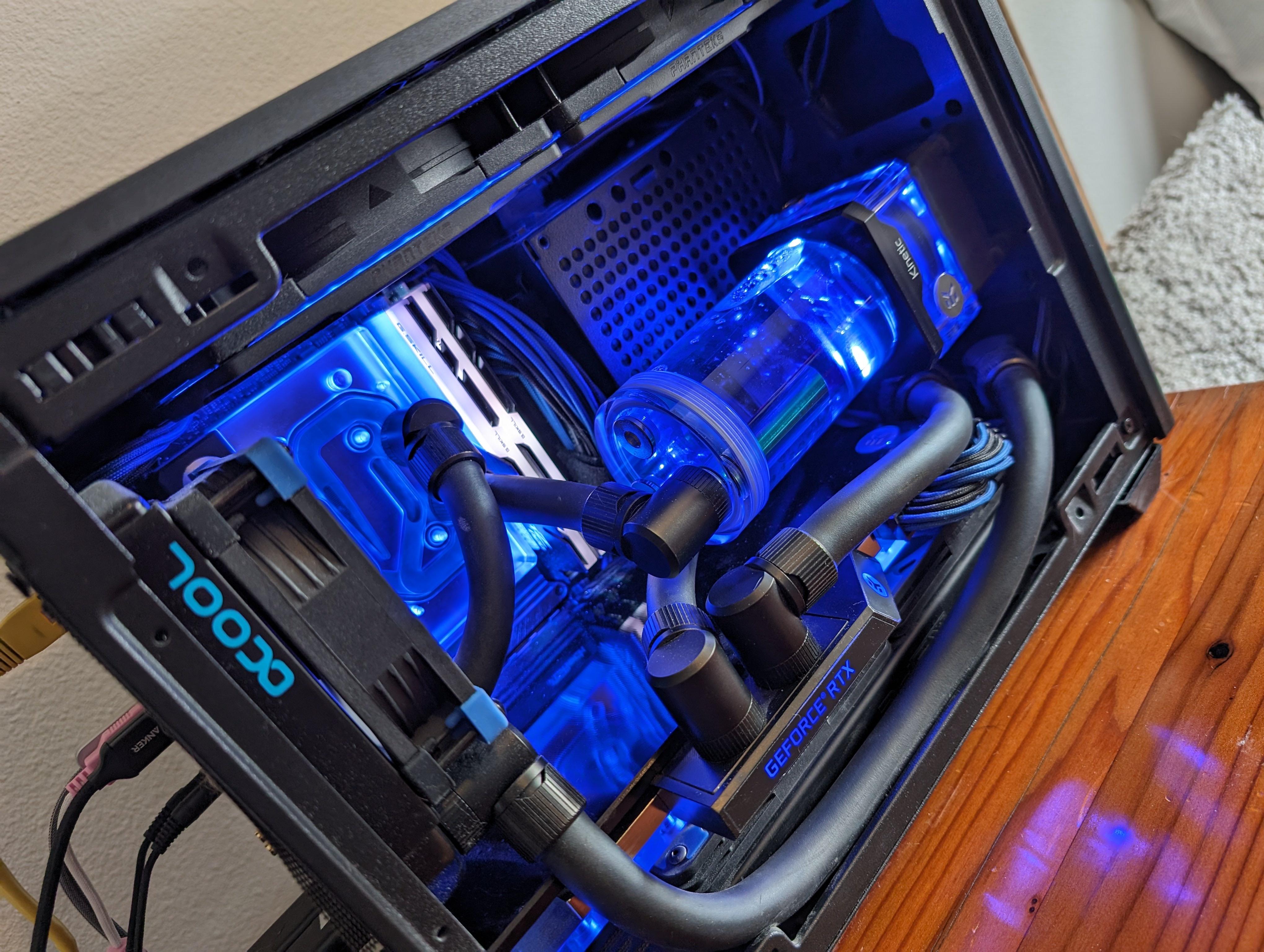 Another NR-200P Custom Loop (5600x +3070) | Scrolller