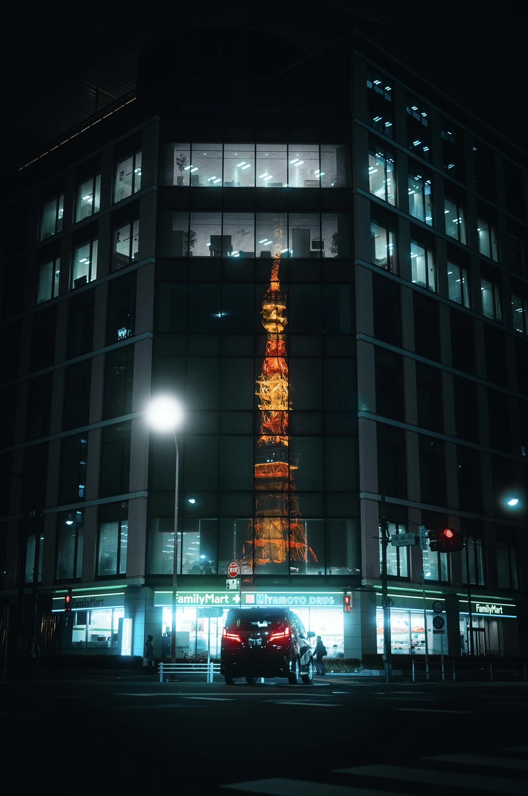Tokyo Tower | Scrolller