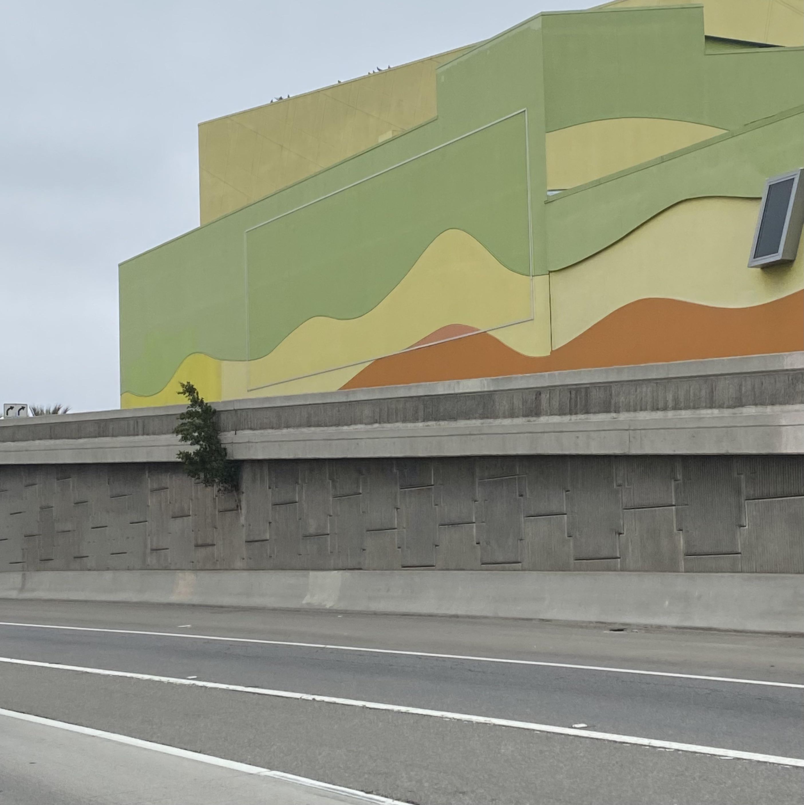 And I can’t even get grass to grow in my front yard! | Scrolller