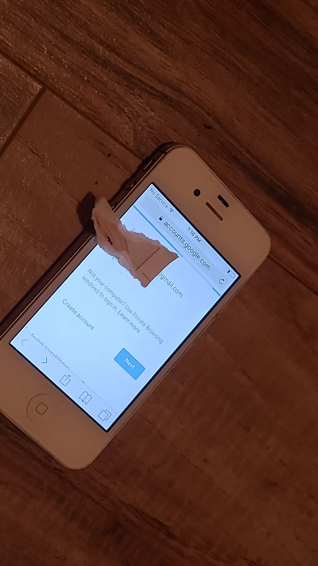 Whenever I try to sign into my Gmail account on my iPhone 4s, it gets stuck loading. | Scrolller