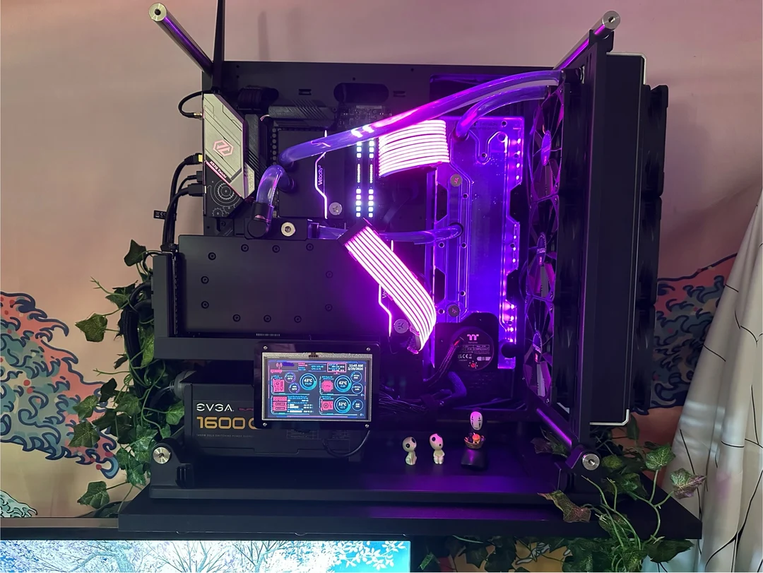 First time with a custom loop. I look forward to bending tubes next time. | Scrolller