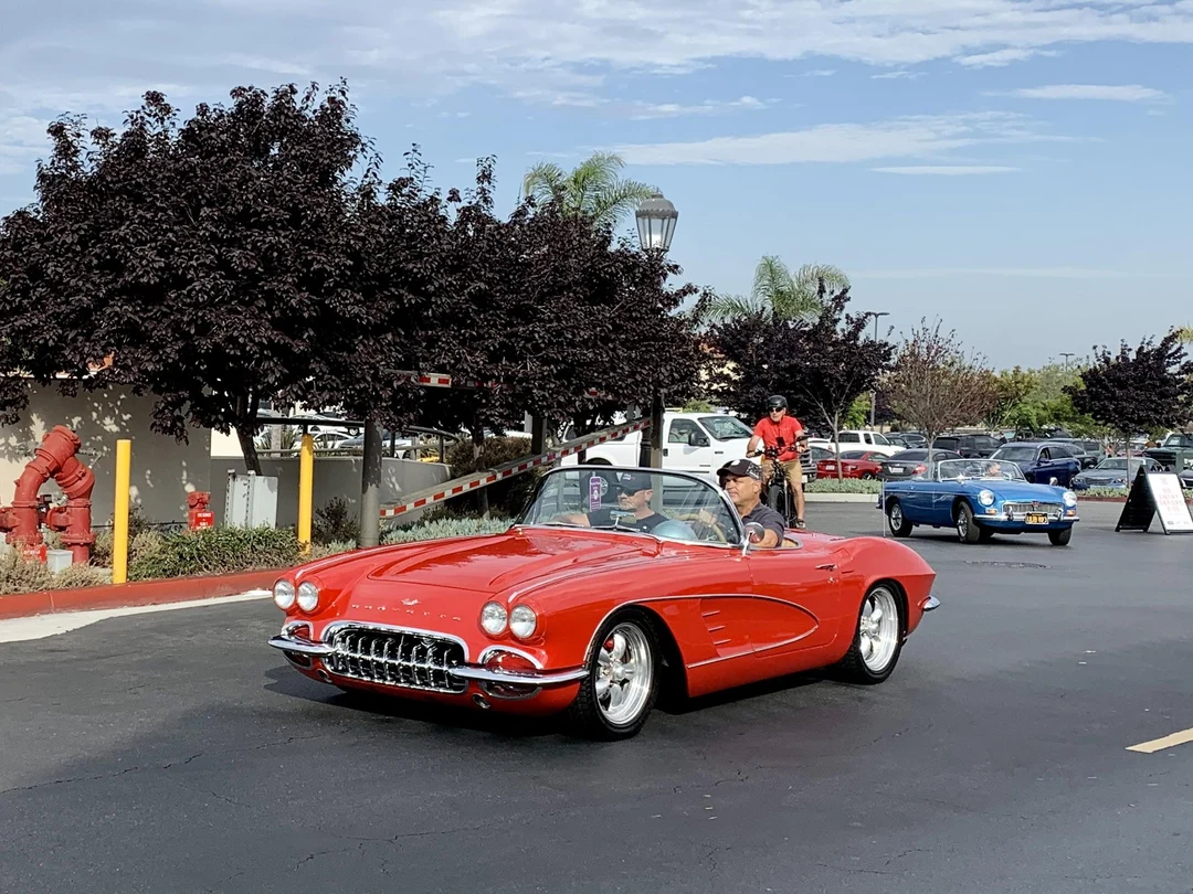 Chevrolet Corvette [4032x3024] | Scrolller