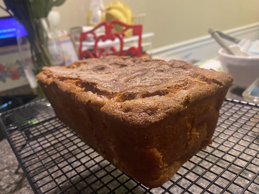 Apple cinnamon loaf. | Scrolller
