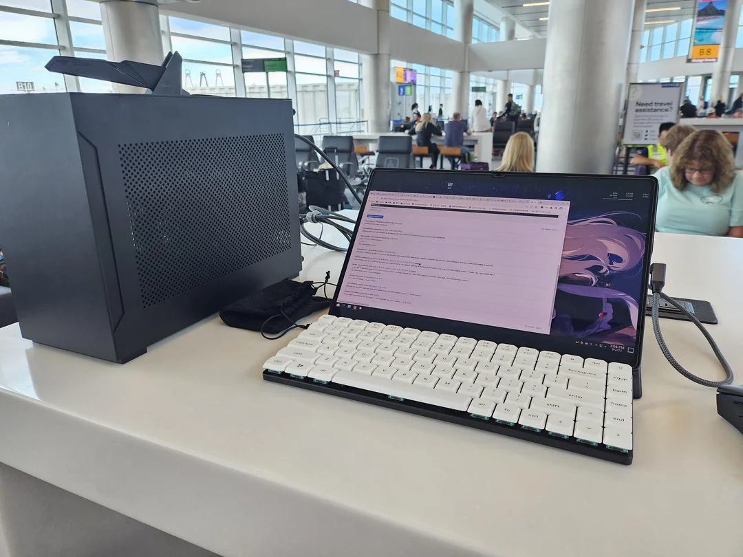SFF at airport | Scrolller