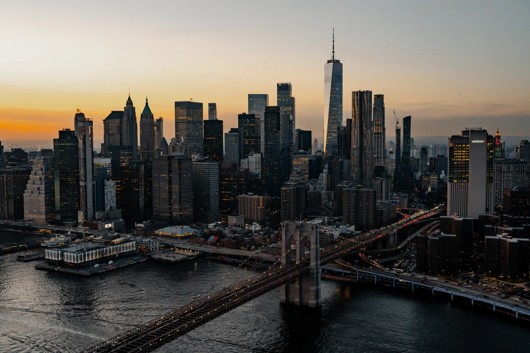 Lower Manhattan and the Brooklyn Bridge | NYC, NY [9152x6101] [OC] | Scrolller