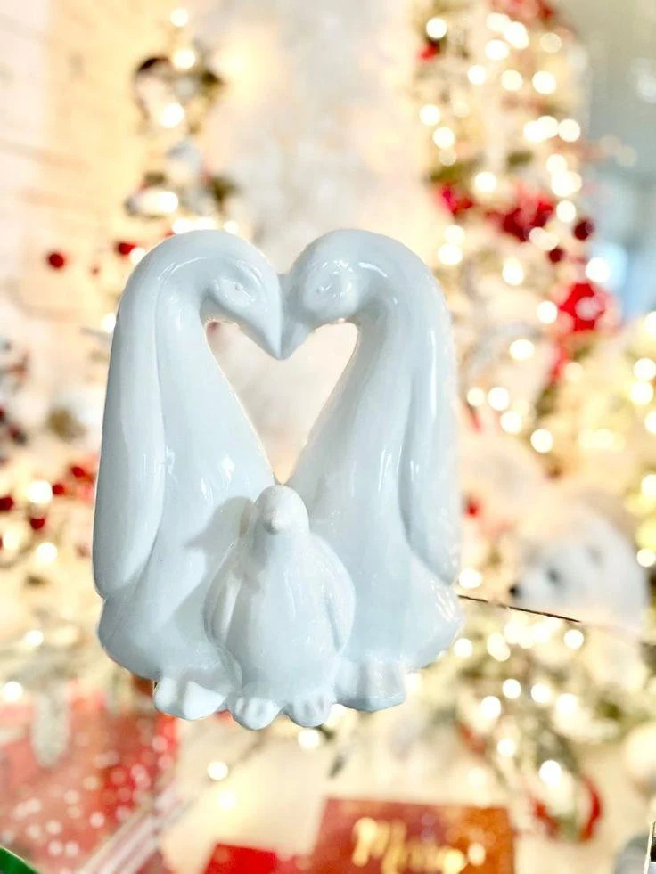 White Penguin Family Statue | Scrolller