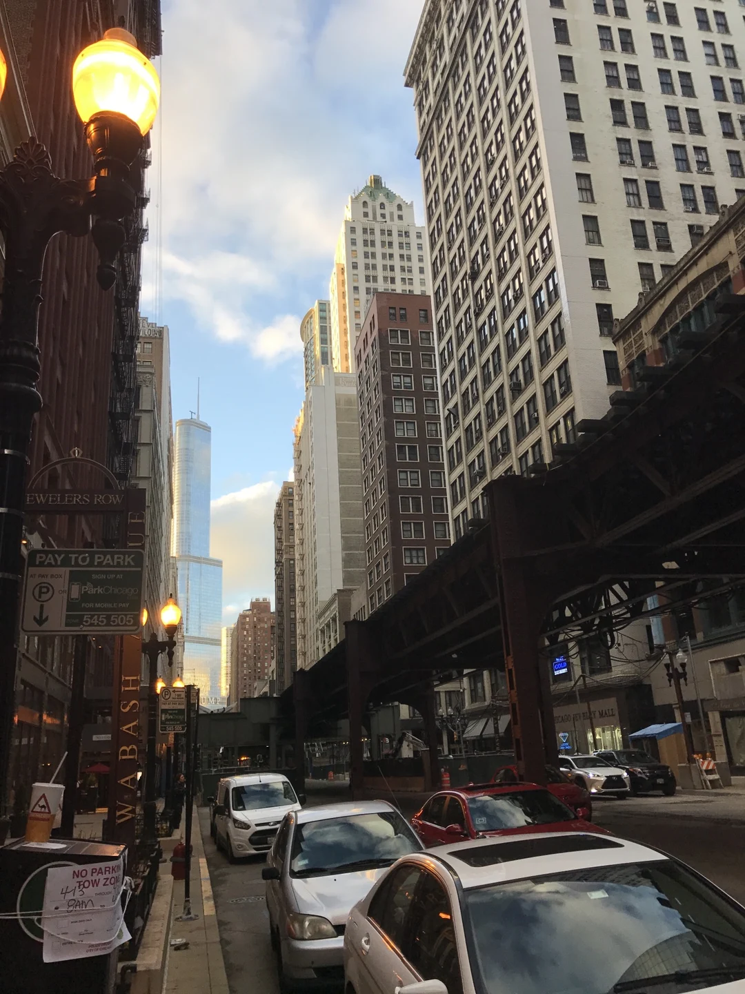 The L tracks on the Loop | Scrolller