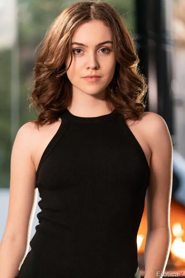 Freya Parker | Scrolller